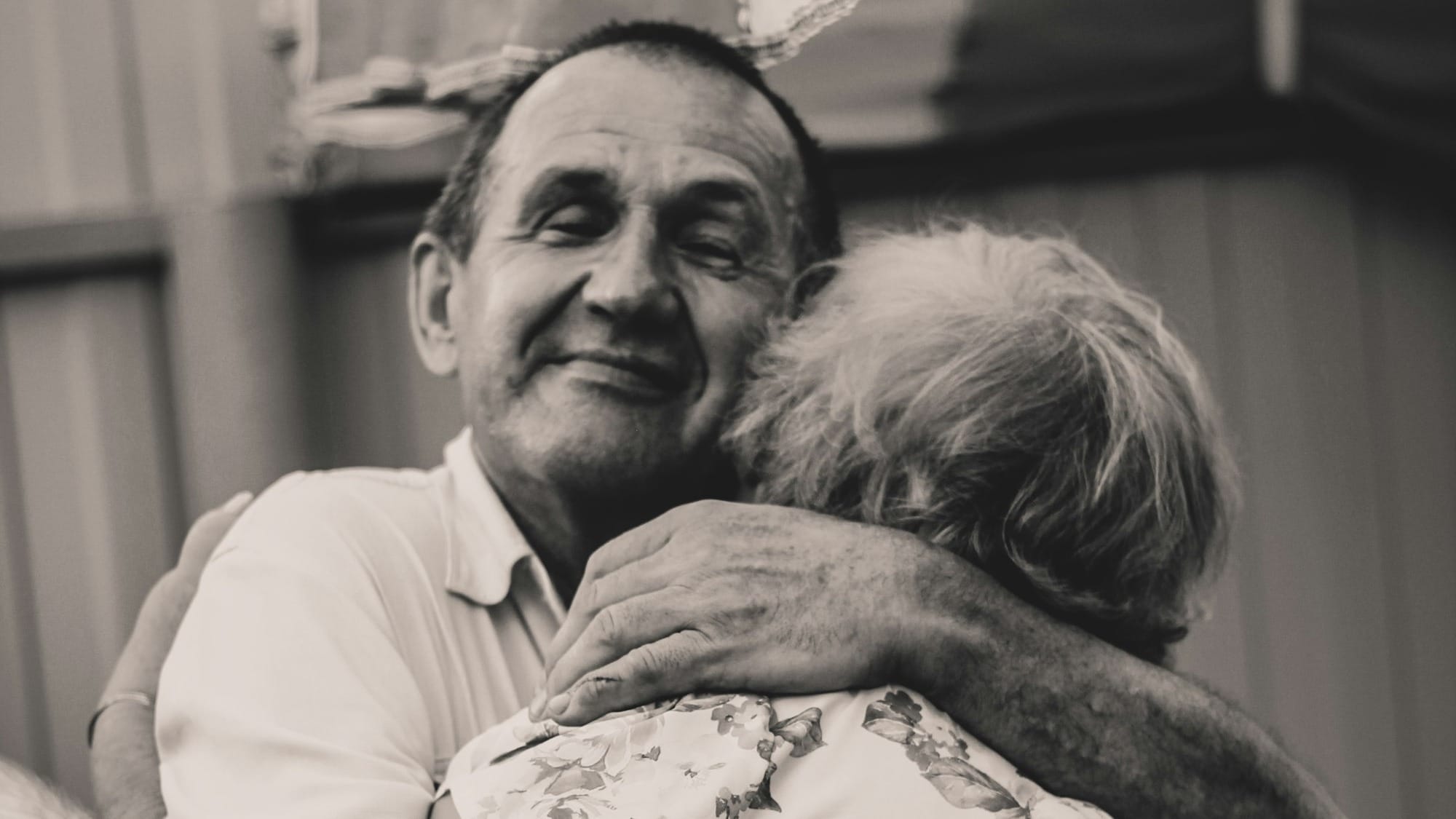 Hugs Offer Health Benefits for Individuals with Dementia